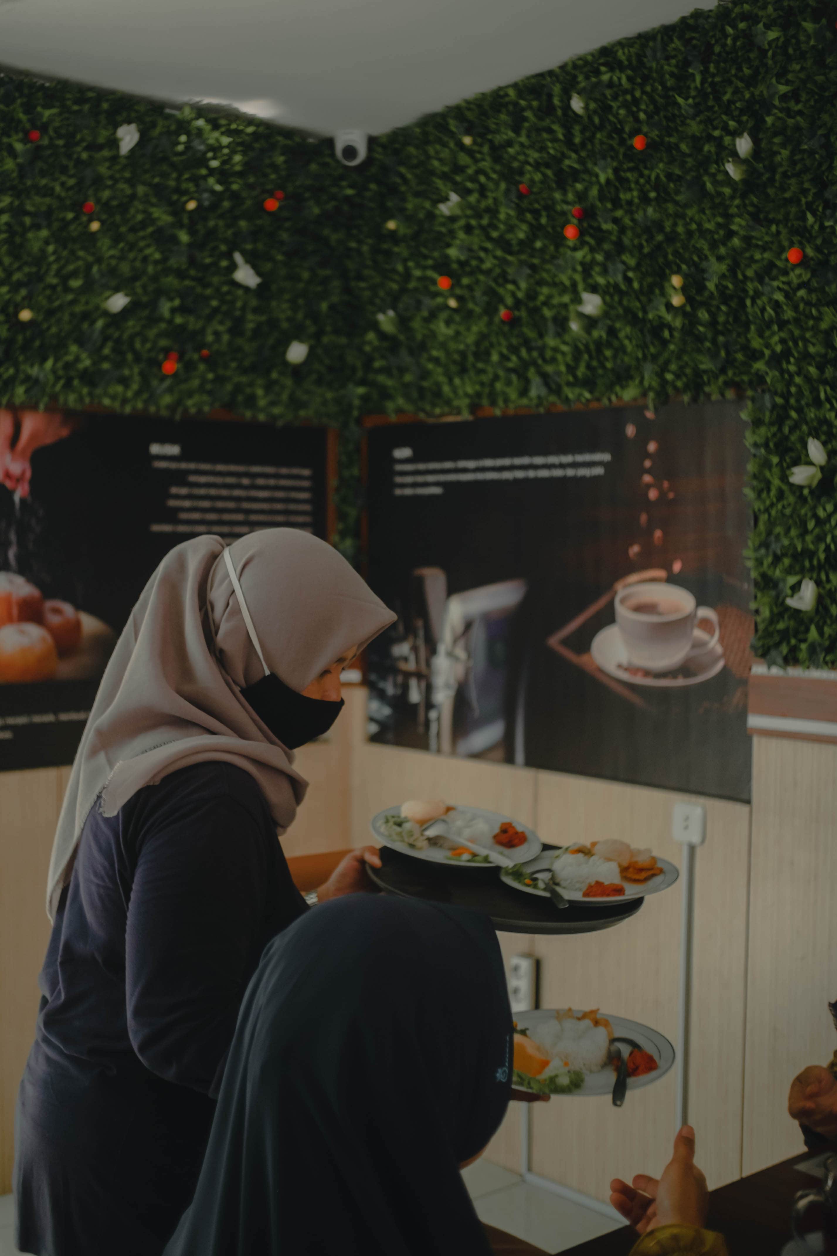 The Dhaharan Camera - 14 Mei 2022